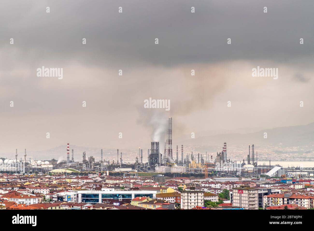 Tupras Oil Refinery High Resolution Stock Photography and Images - Alamy