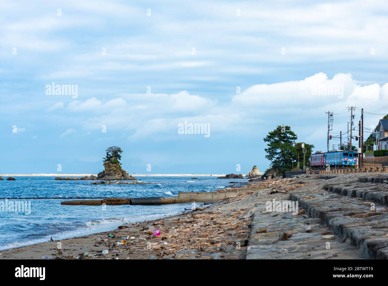 Amaharashi coast is a southwestern coast of Toyama Bay Stock Photo - Alamy