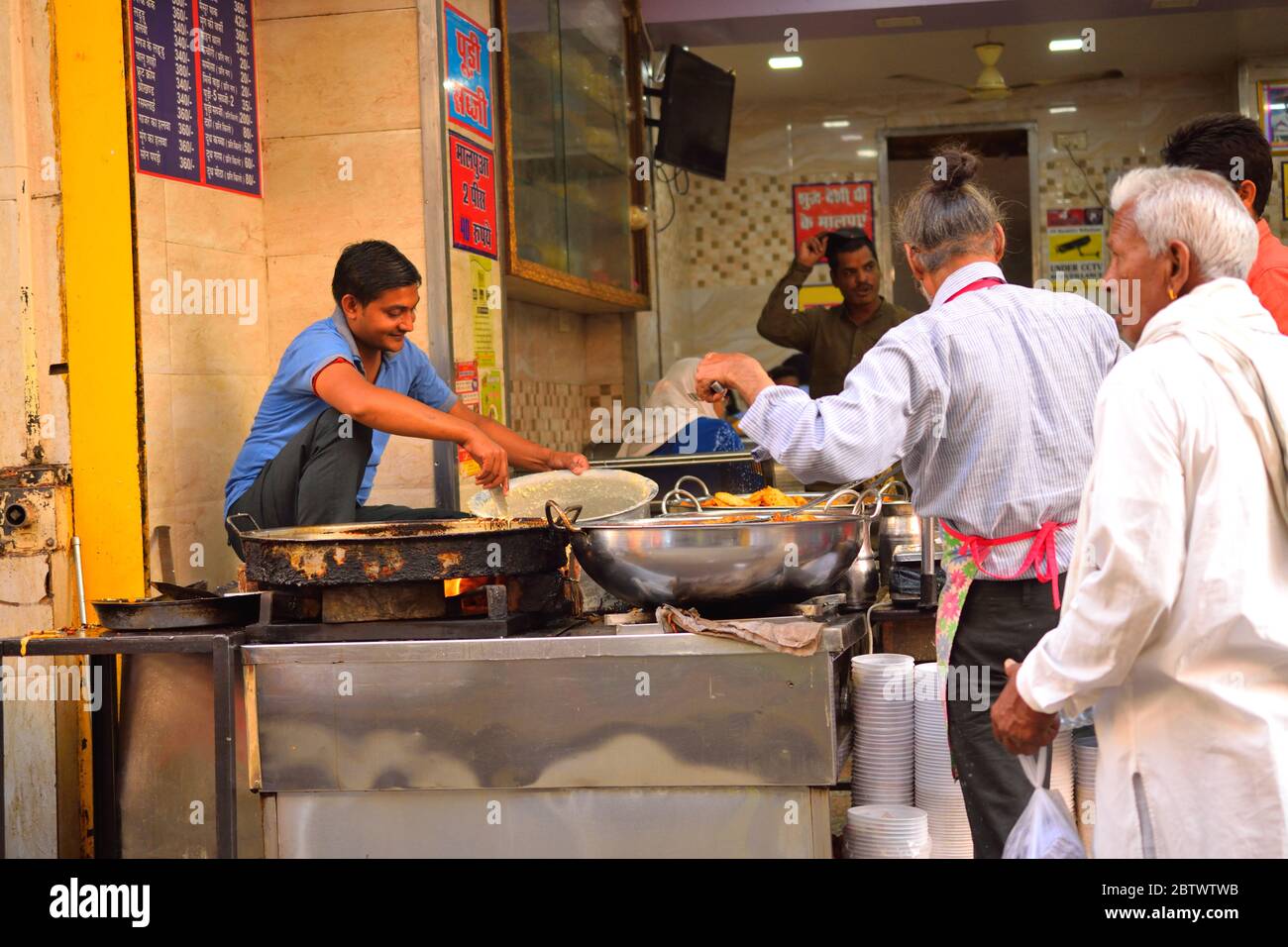 Poor indian junk food hi-res stock photography and images - Alamy