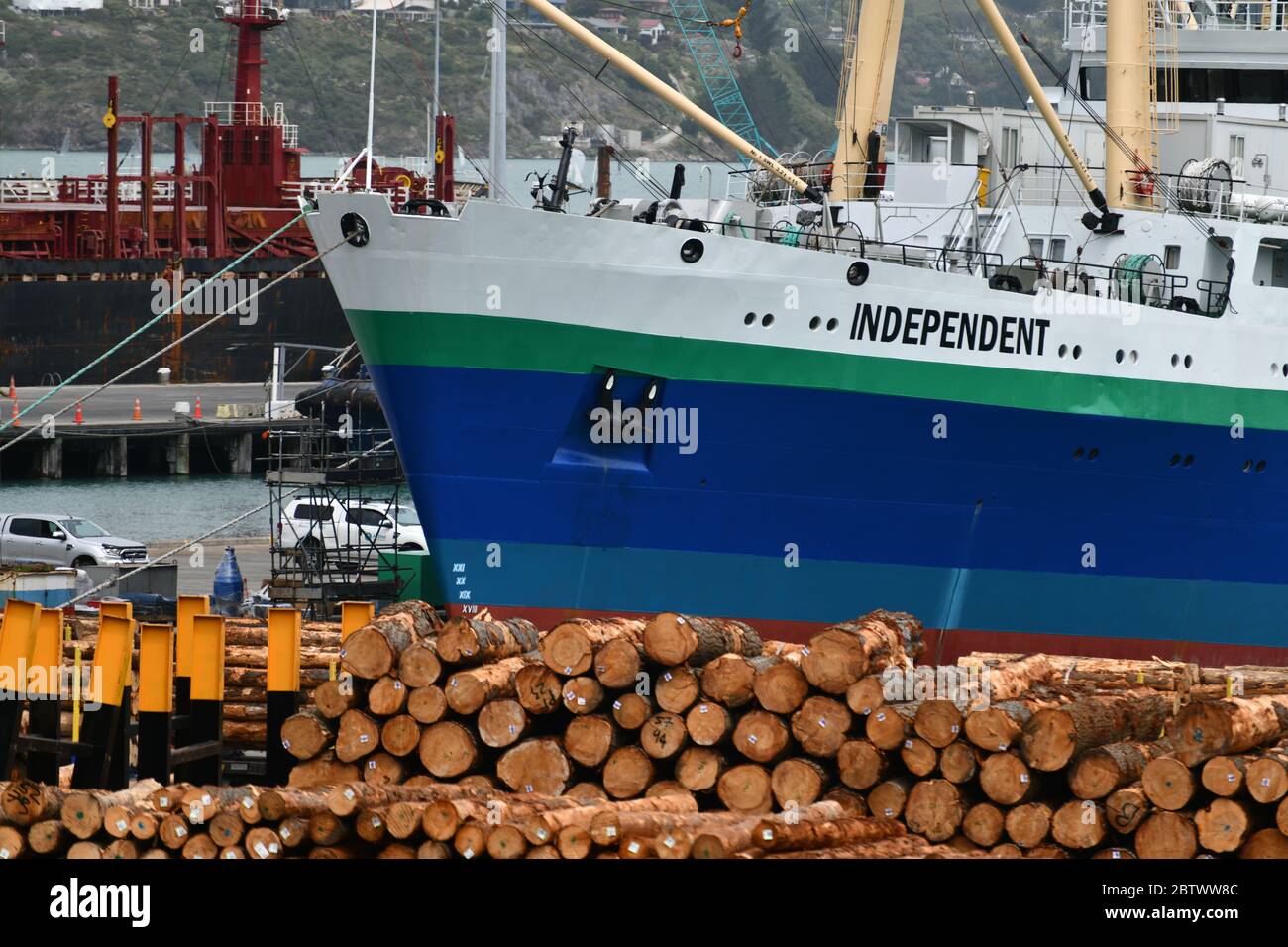 Logs port new zealand hi-res stock photography and images - Alamy