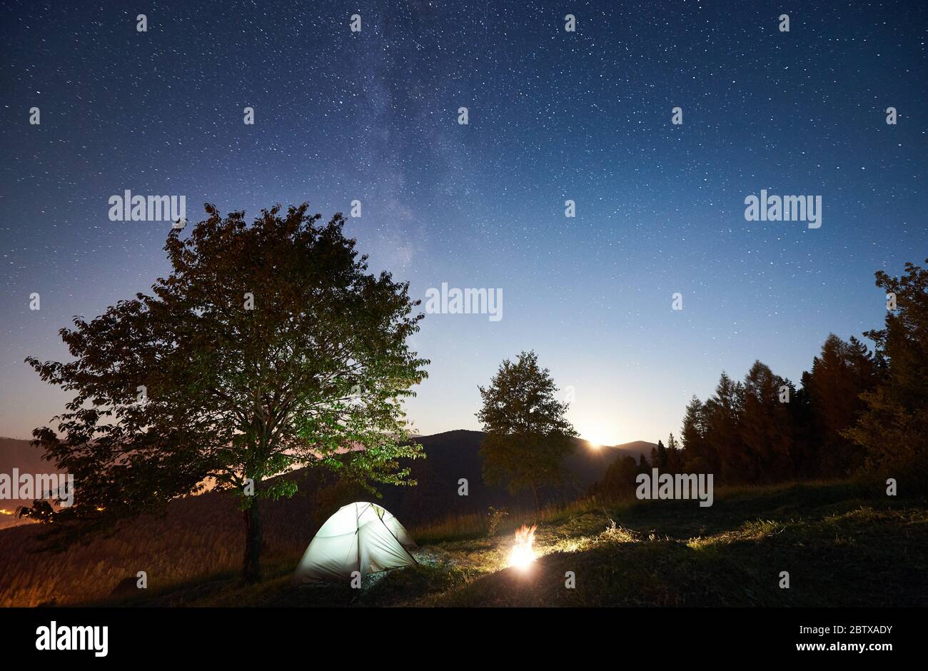 Campfire full moon hi-res stock photography and images - Alamy