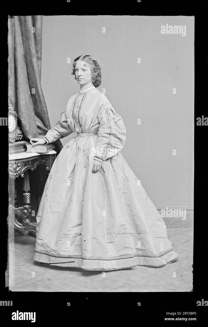 Maggie mitchell hi-res stock photography and images - Alamy