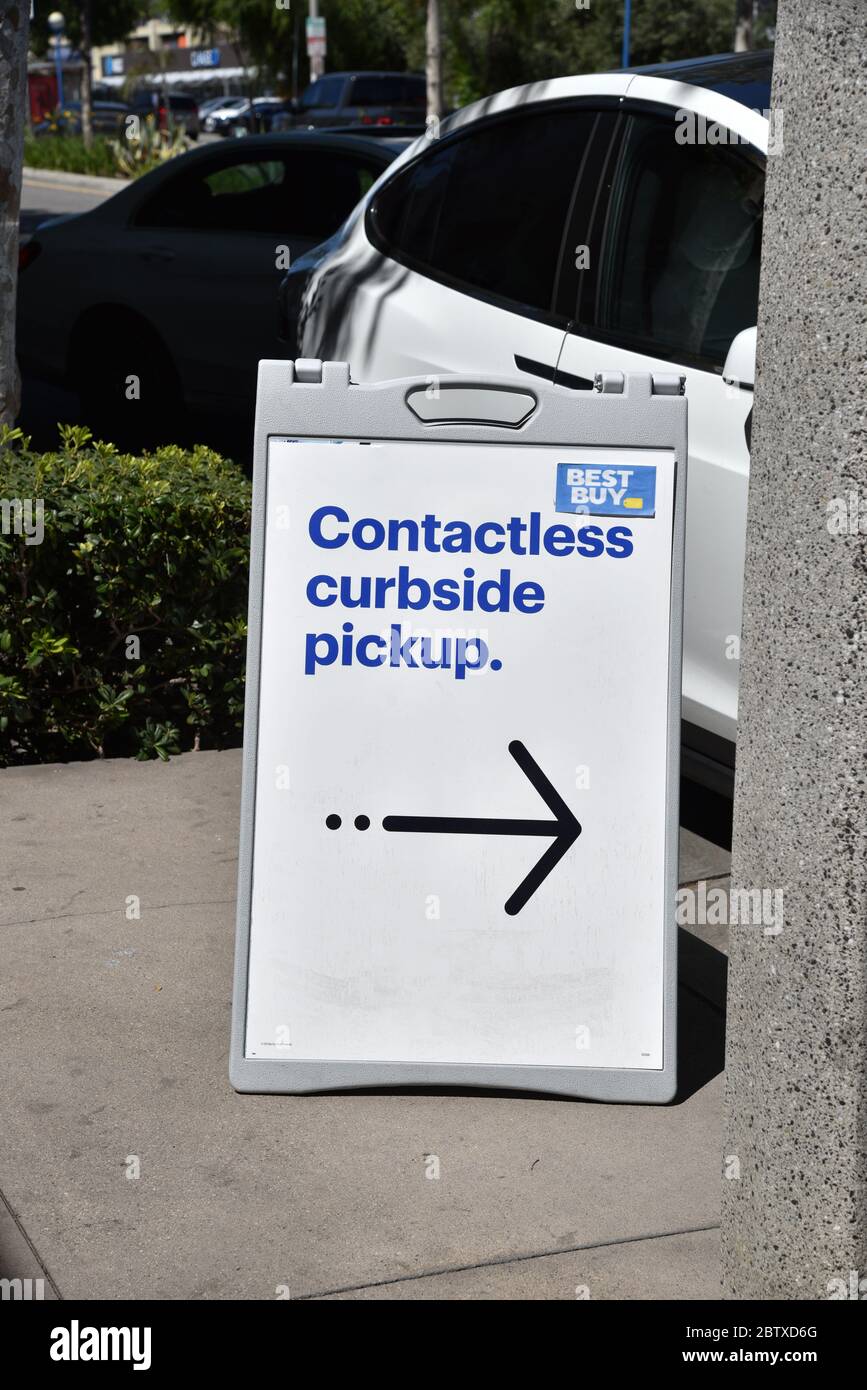 Curbside sign hi-res stock photography and images - Alamy