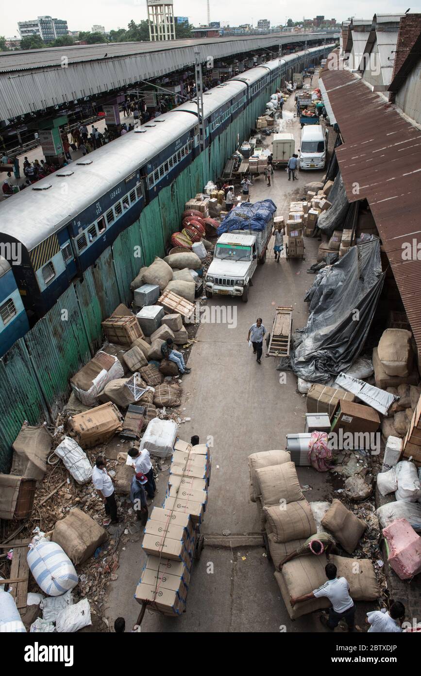 Howrah Junction Railway Station from above. Kolkata, West Bengal, India ...