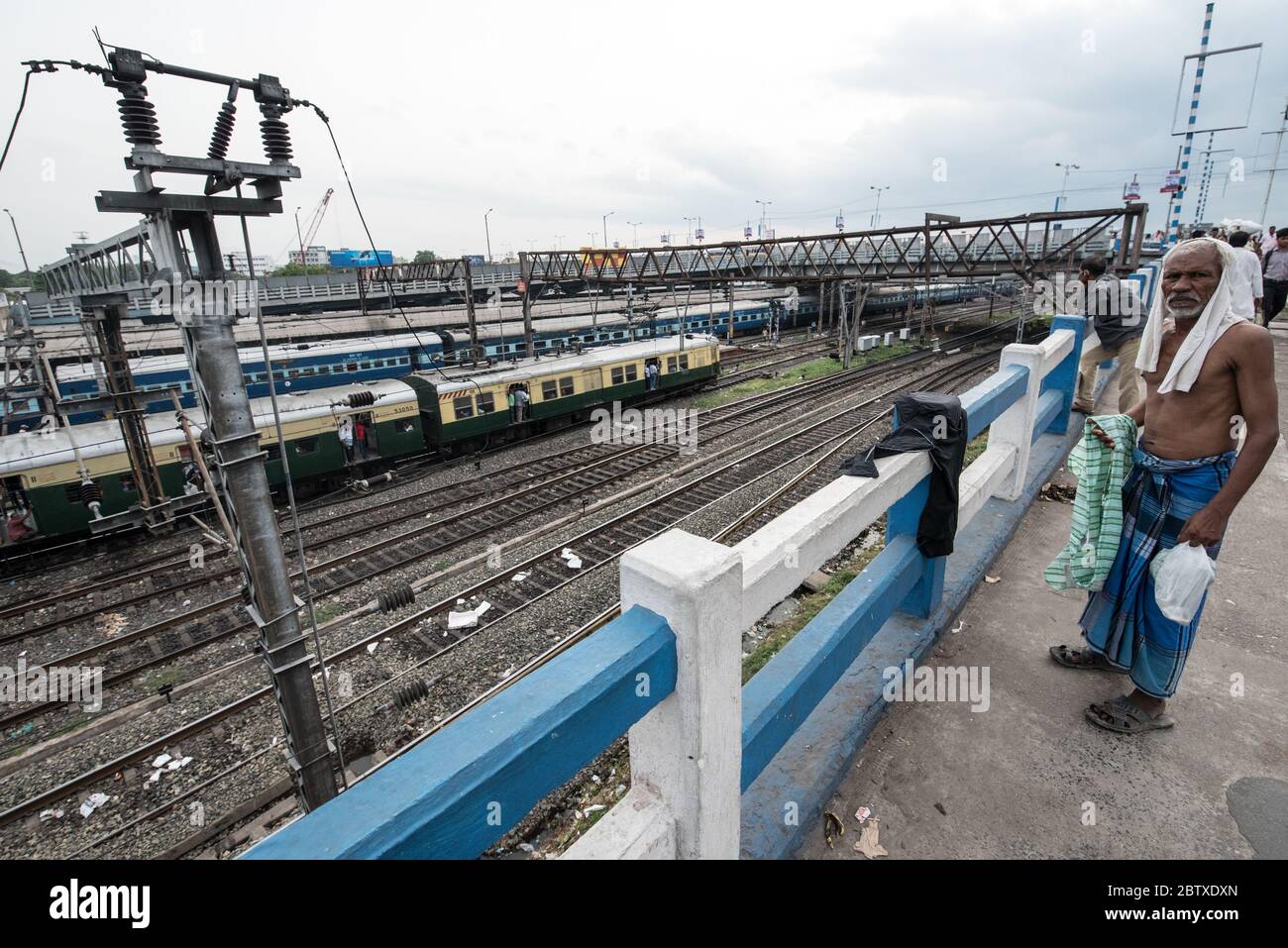 Howrah Junction Railway Station from above. Kolkata, West Bengal, India ...