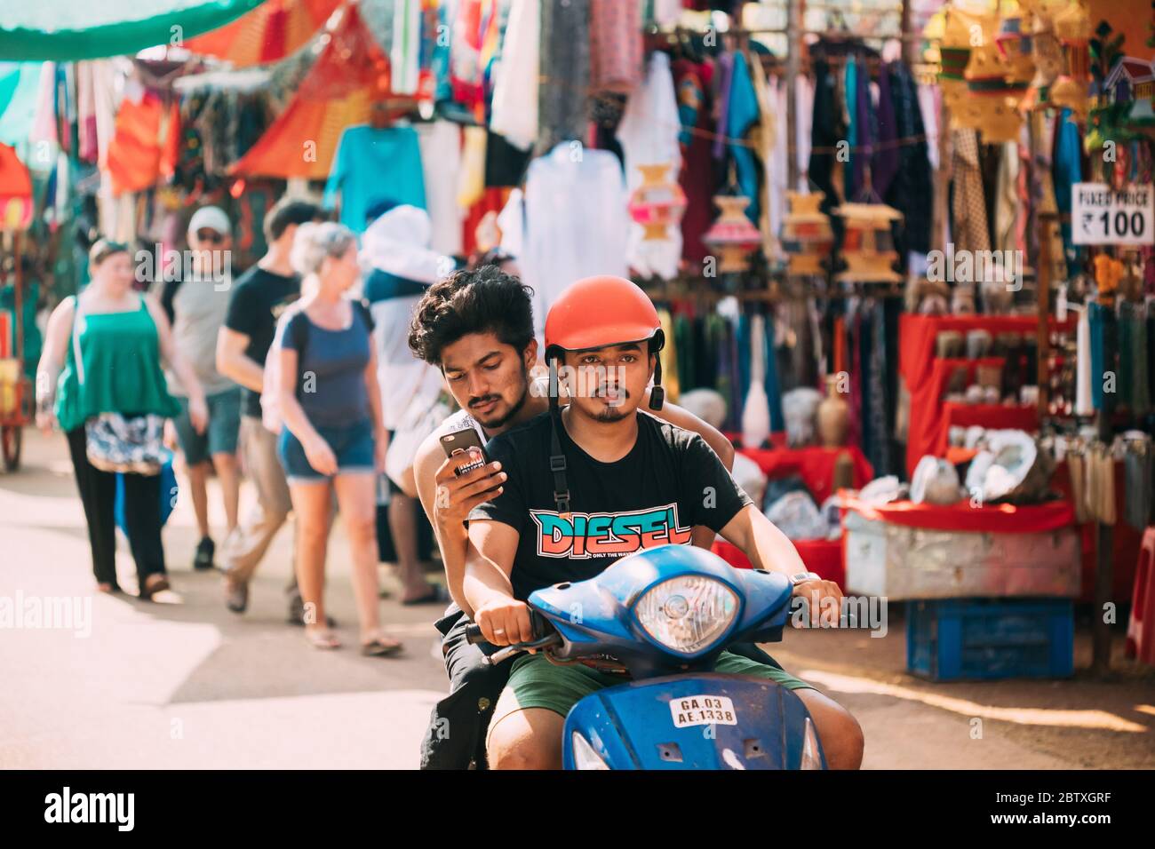 Indian scooter motorcycle hi-res stock photography and images - Alamy