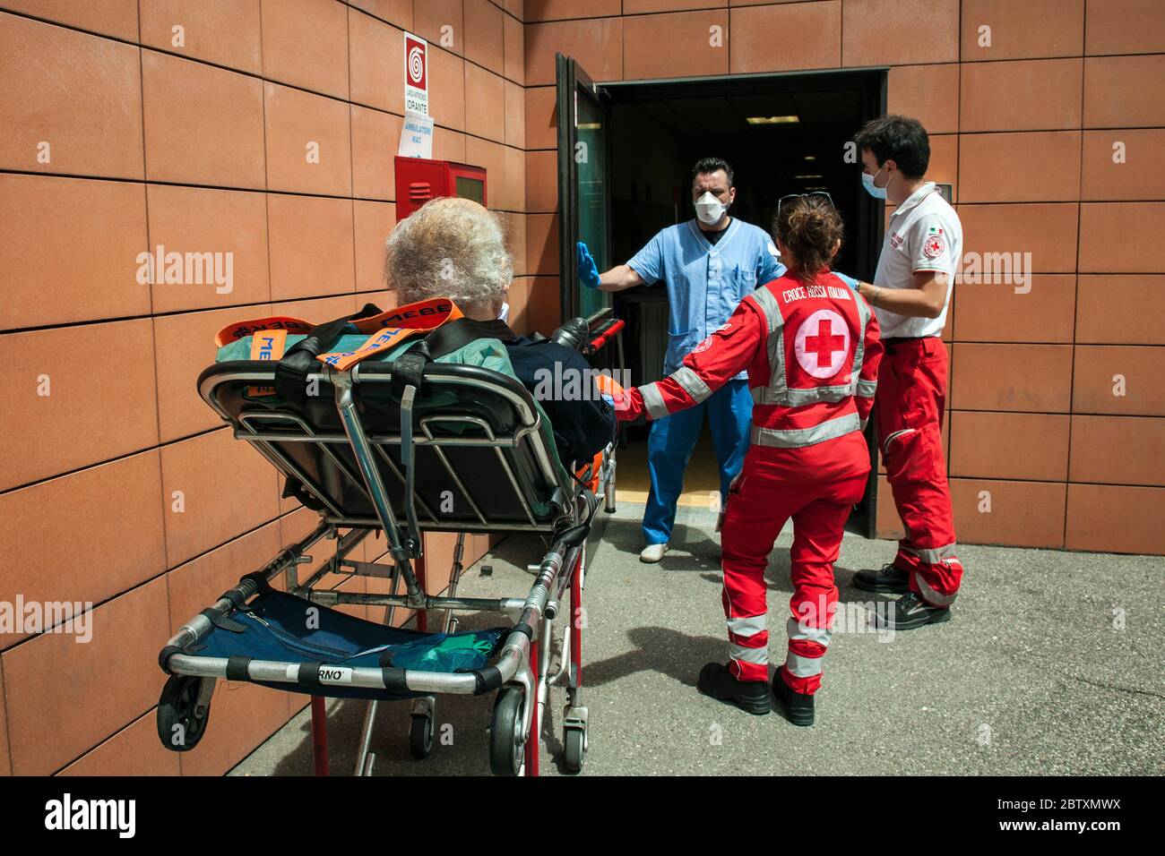 Food sampling university hi-res stock photography and images - Alamy