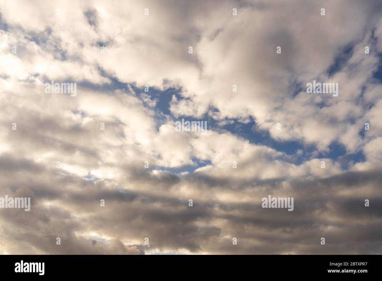 Heavy rain fall from dark hi-res stock photography and images - Alamy