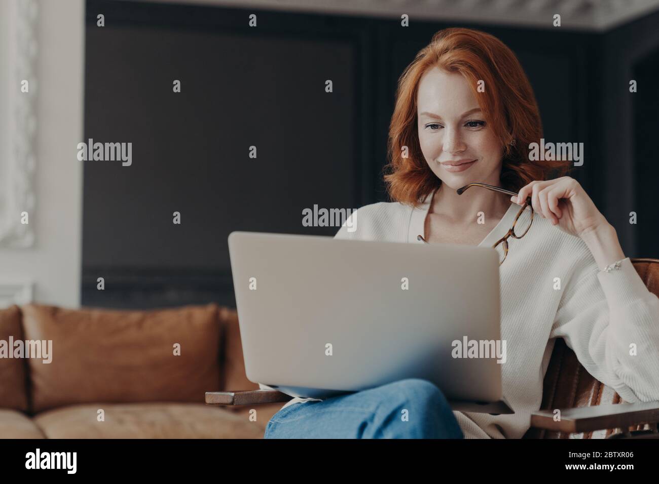 Freelancer skilled hi-res stock photography and images - Alamy