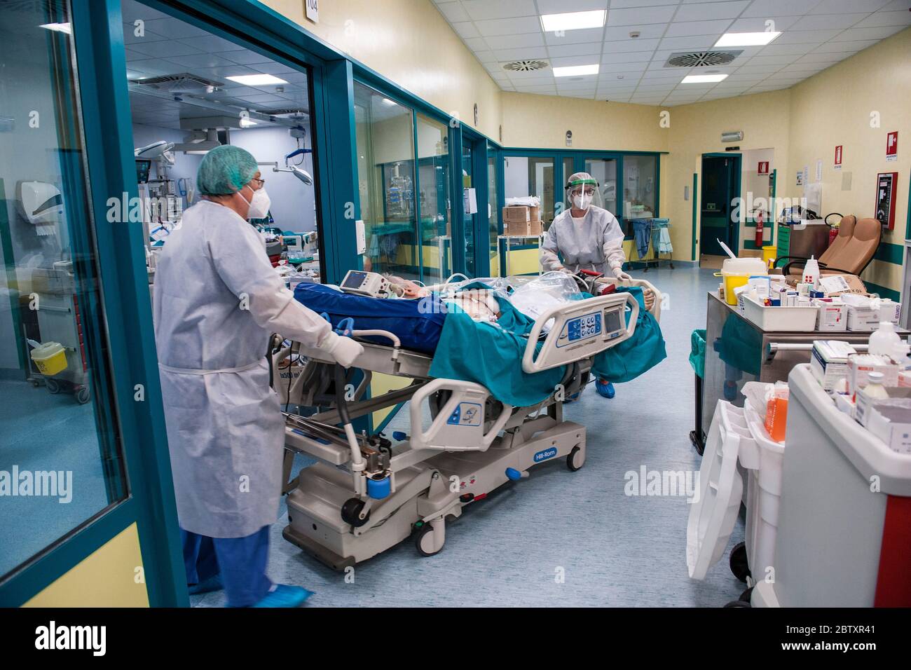 Italy, Pavia, San Matteo hospital, intensive care unit Stock Photo - Alamy