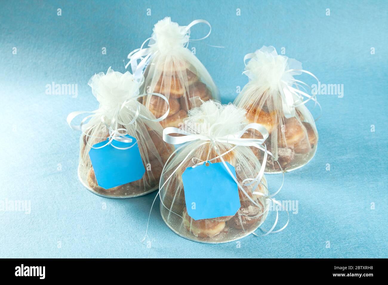 Packaged desserts hi-res stock photography and images - Alamy