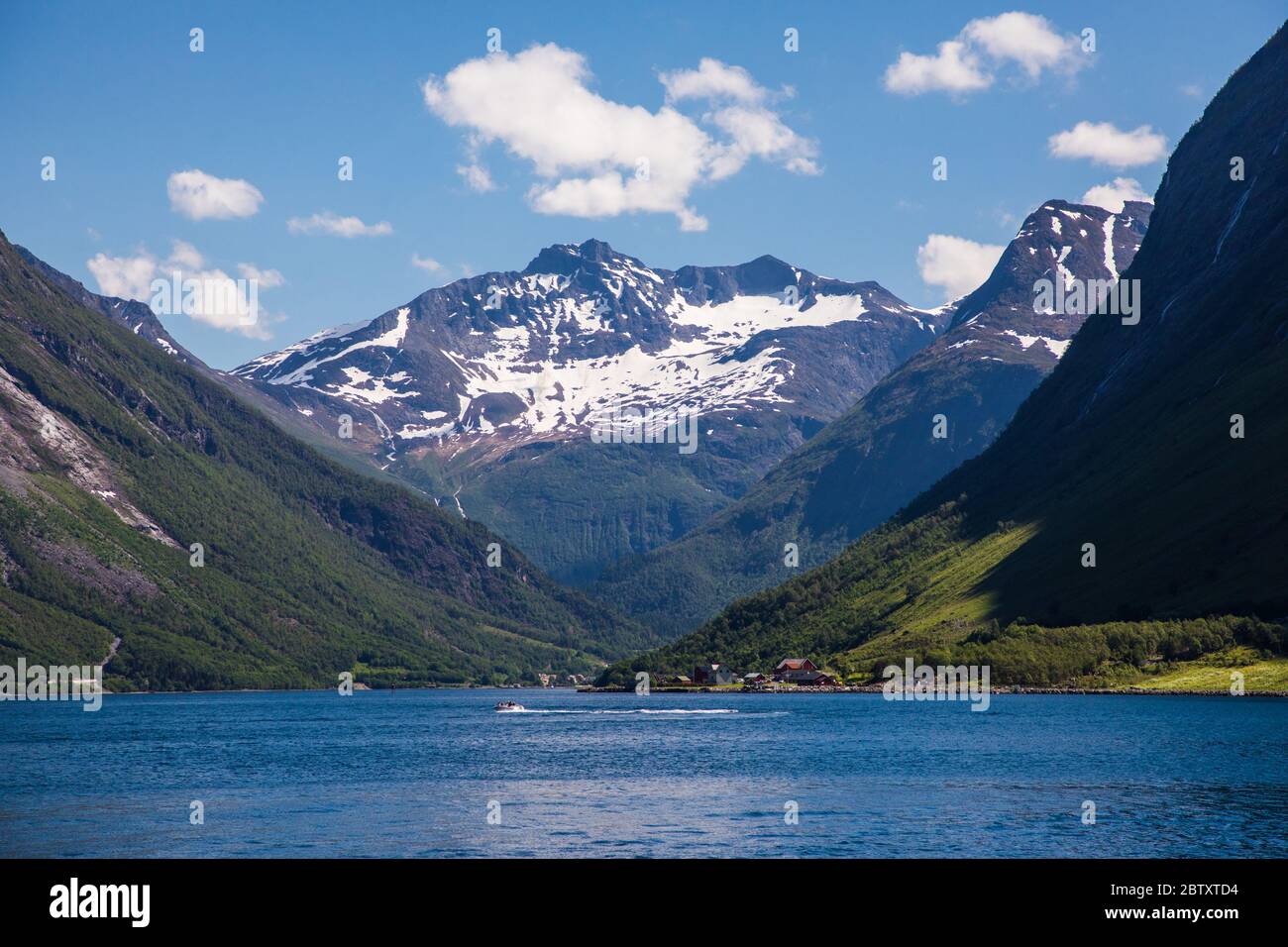 Sunmore hi-res stock photography and images - Alamy