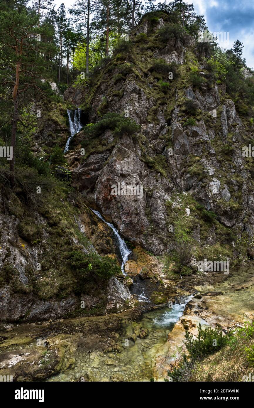 Waterfall falling through mountain hi-res stock photography and images ...