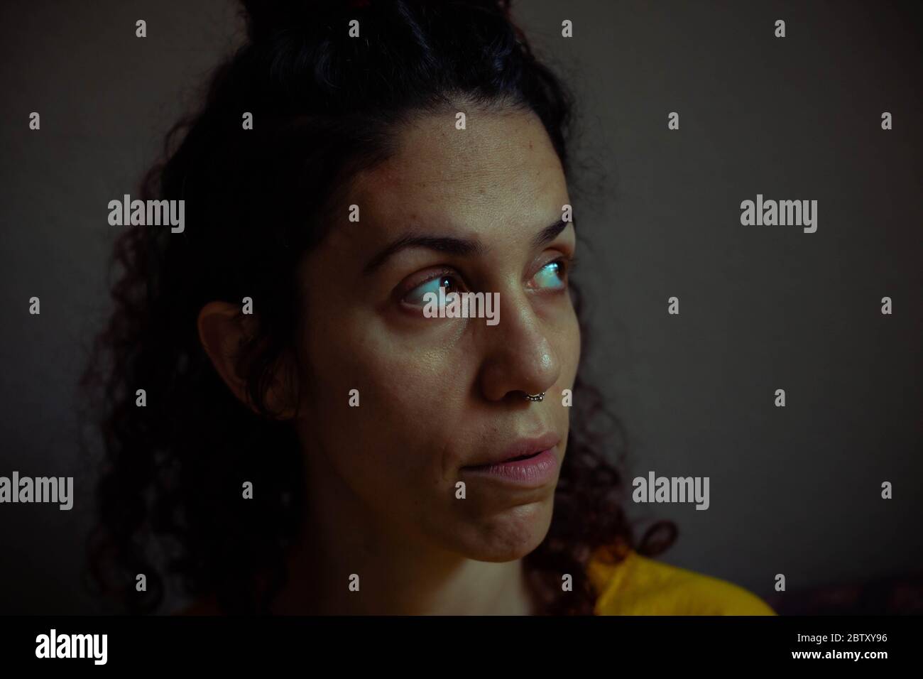 Portrait looking left hi-res stock photography and images - Alamy