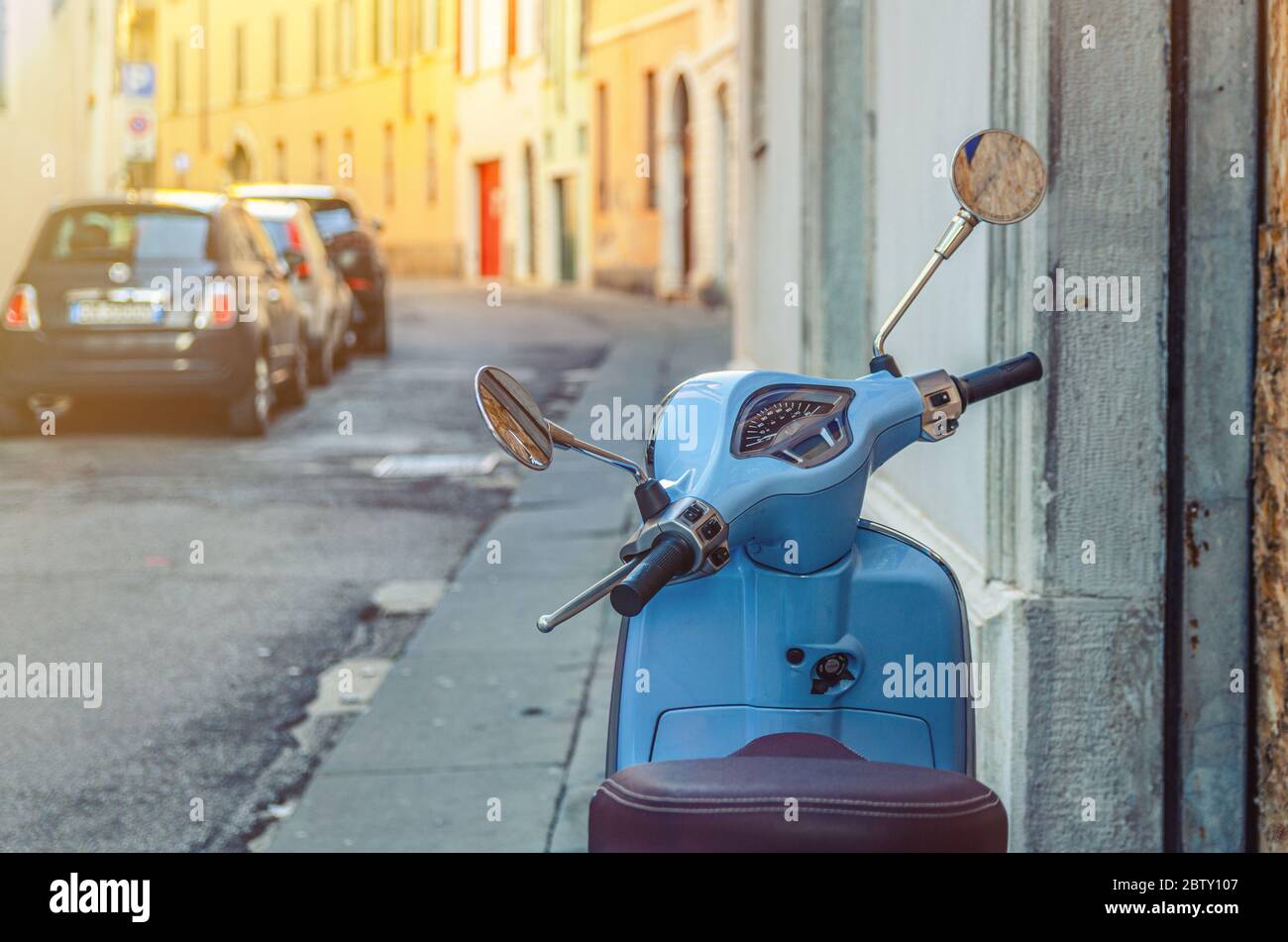 Vintage old fashioned italy hi-res stock photography and images - Alamy