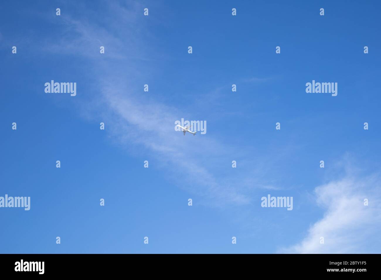 Far plane hi-res stock photography and images - Alamy