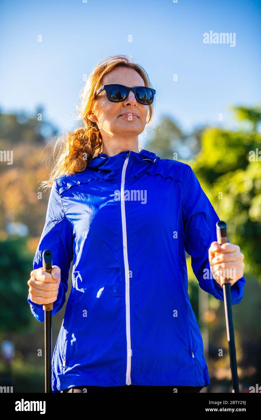 Power walking hi-res stock photography and images - Alamy