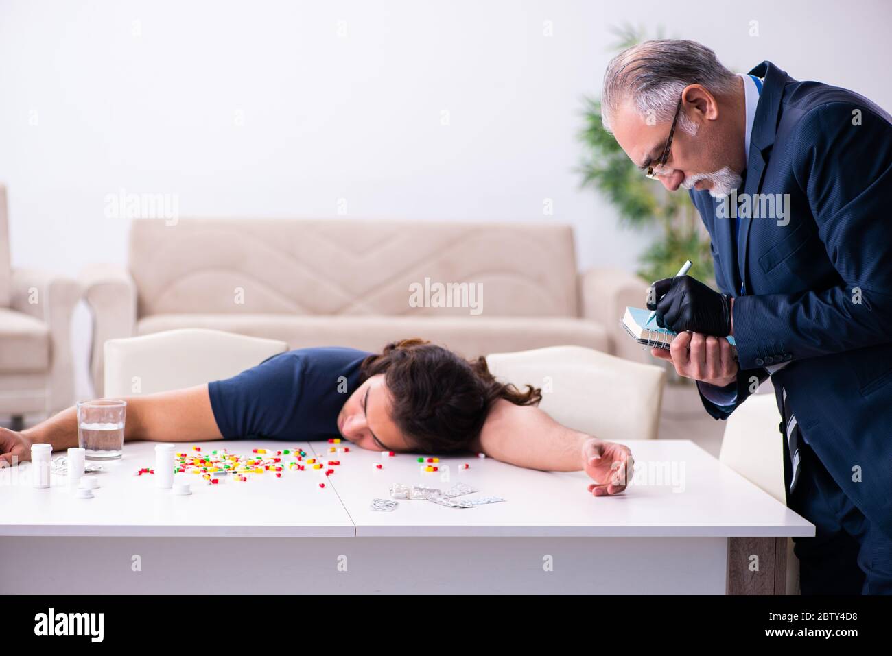 Old male forensic expert at the crime scene Stock Photo - Alamy