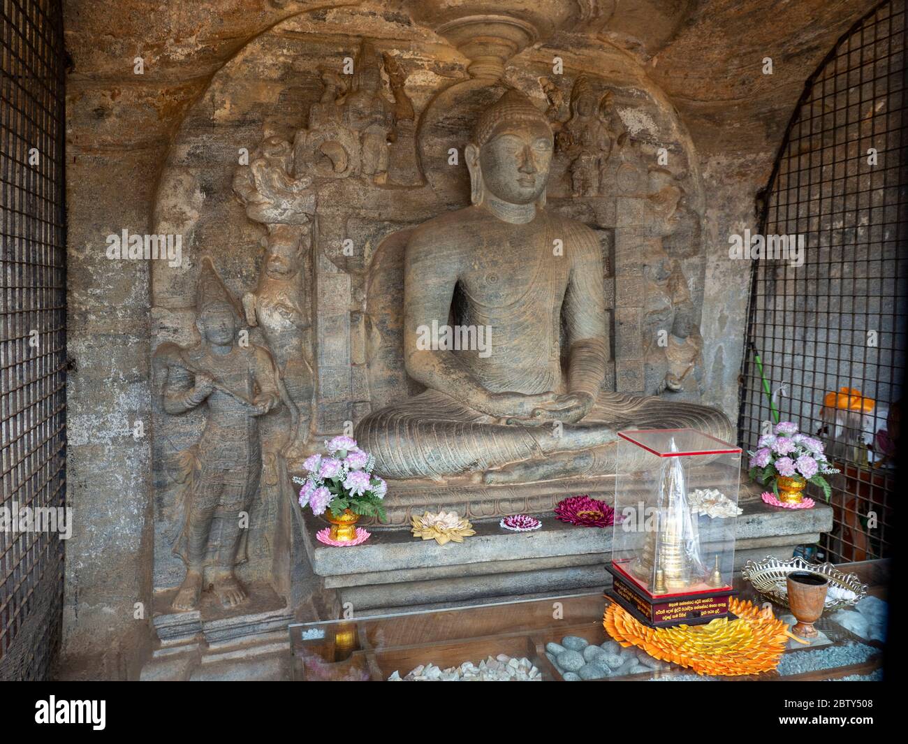 Gal viharaya hi-res stock photography and images - Alamy
