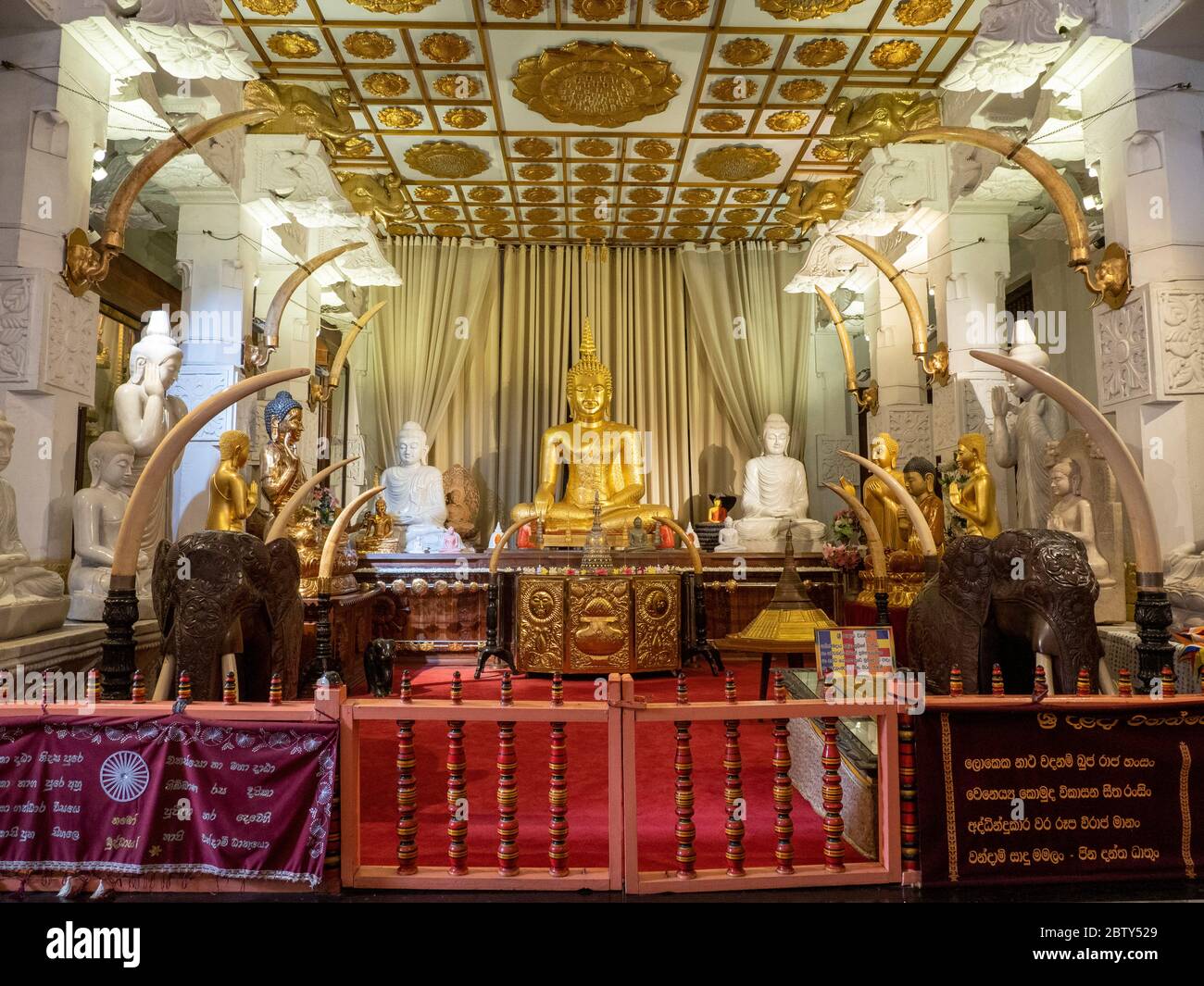 Sri Dalada Maligawa (Temple of the Sacred Tooth Relic), UNESCO World ...