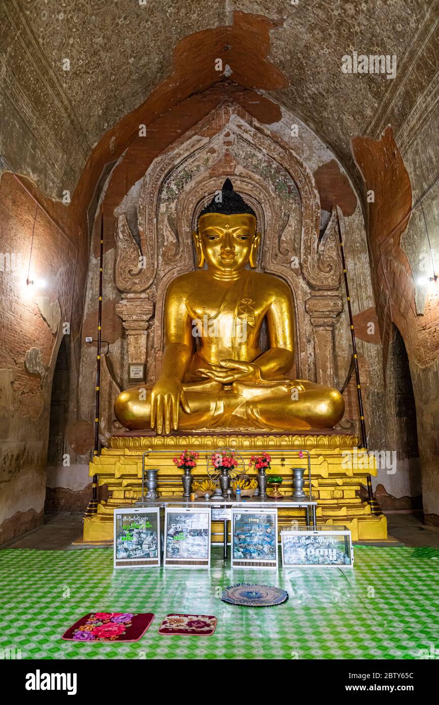 Sitting Buddha, Dhammayan Gyi Temple, Bagan (Pagan), Myanmar (Burma ...