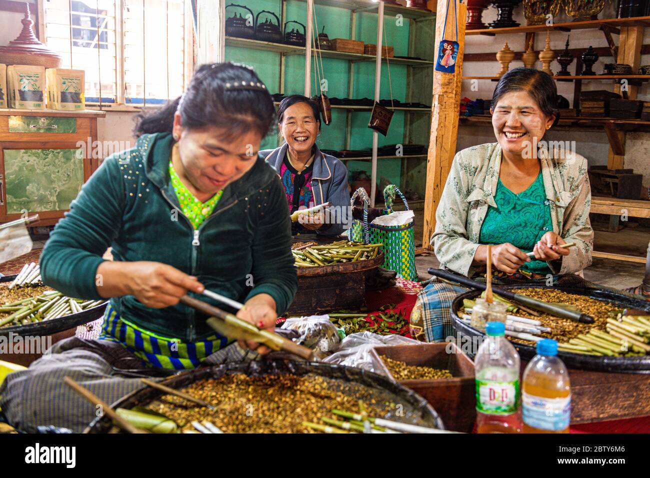 Cigar and cigarette (cheroots) hand made rolling, Inle Lake, Shan state ...