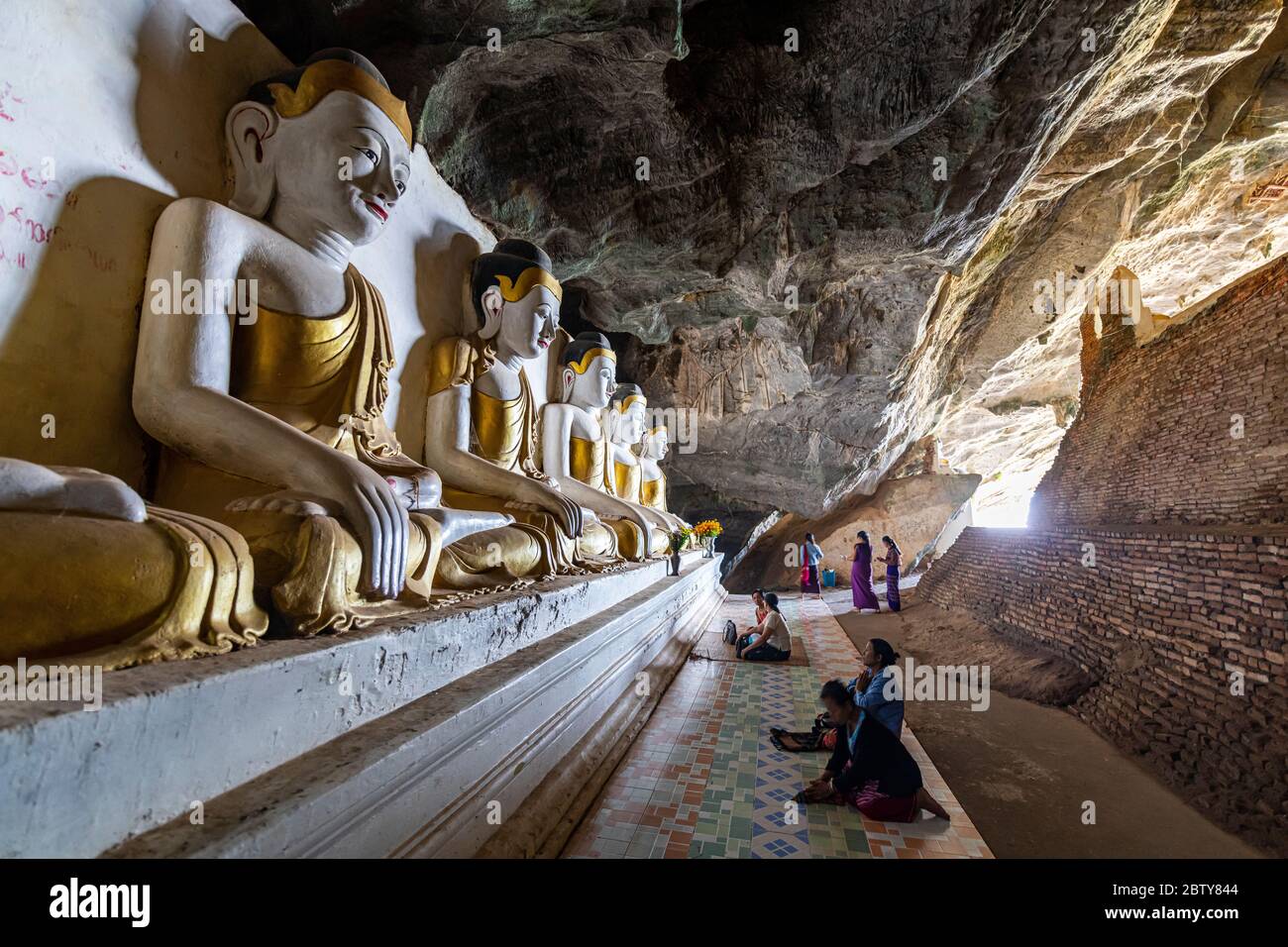 Cave filled with buddhas, Yathaypyan Cave, Hpa-An, Kayin state, Myanmar ...