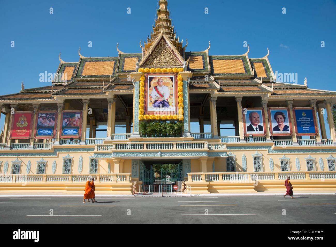 Royal Palace complex, Phnom Penh, Cambodia, Indochina, Southeast Asia ...