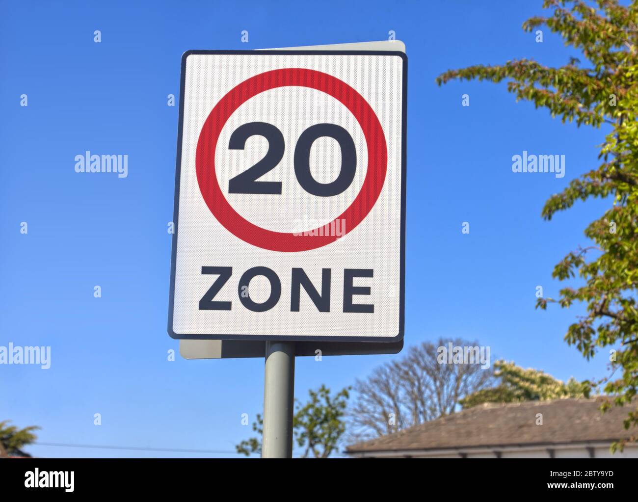 Speed limit sign in Bedfordshire, England Stock Photo - Alamy