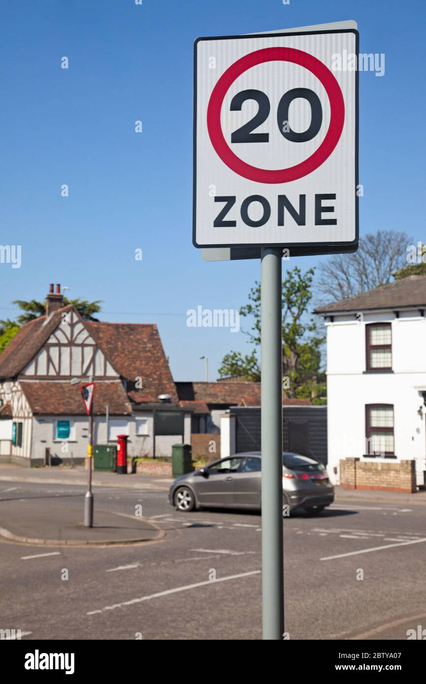 Speed limit sign in Bedfordshire, England Stock Photo - Alamy