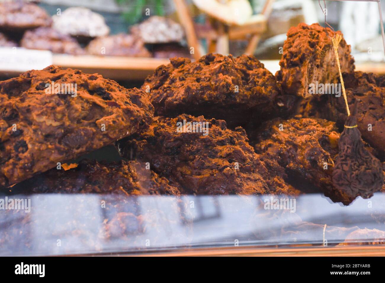 Kletzenbrot is a dough fruit bread and nuts. Swabian "Hutzelbrot" also ...