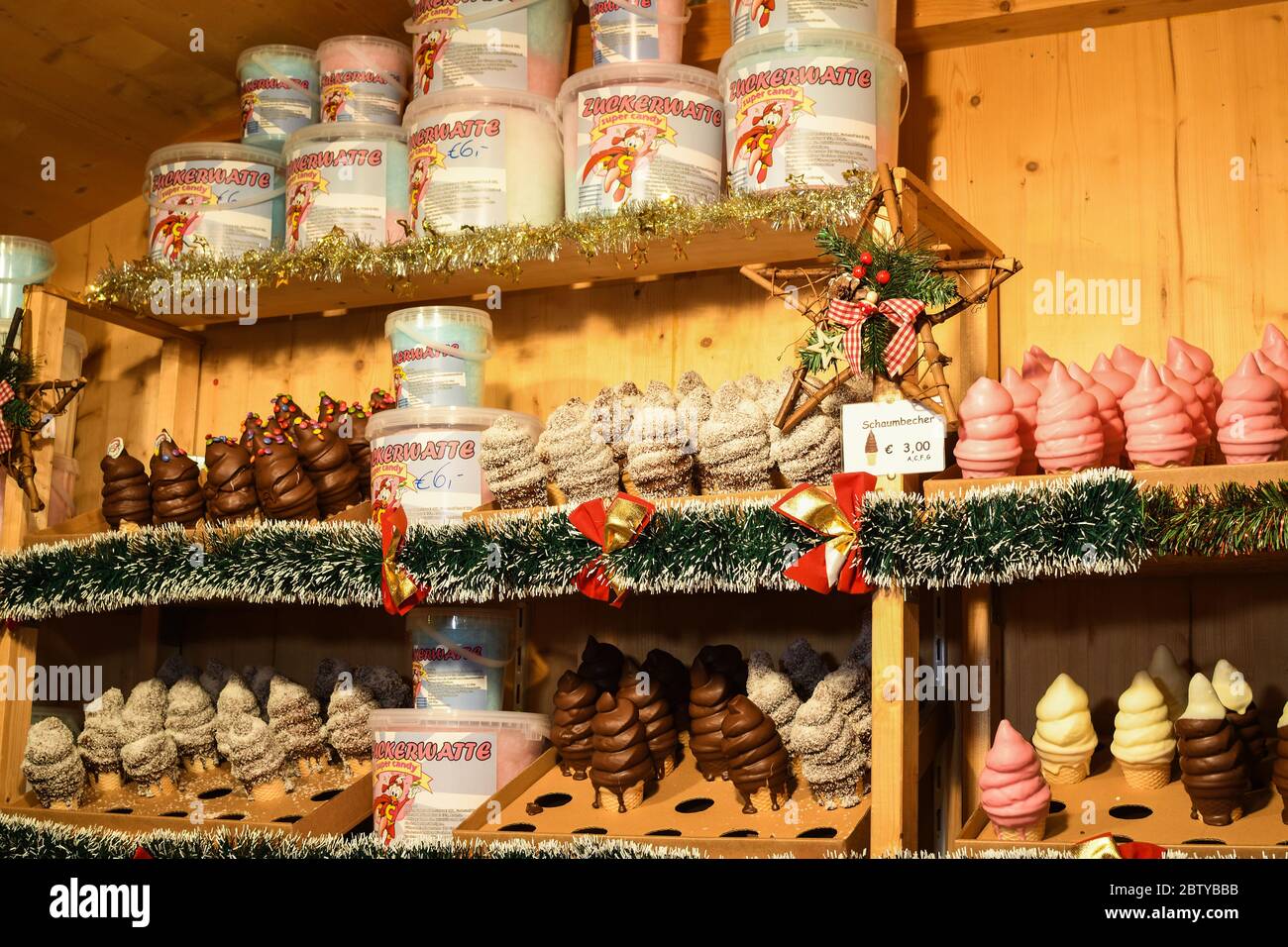 Vienna,Austria, 27th of November 2019: Vienna Christmas market stall ...