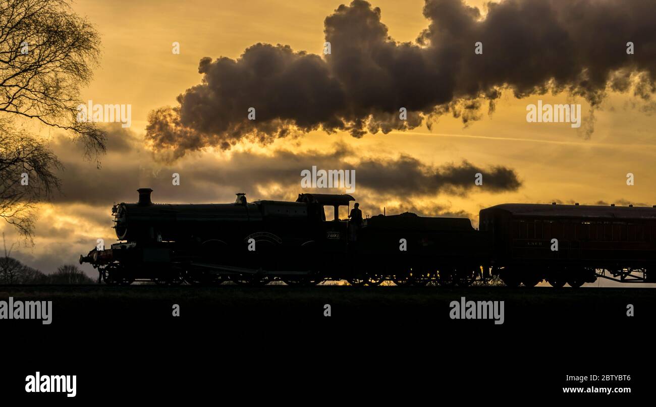Steam train sunset uk hi-res stock photography and images - Alamy