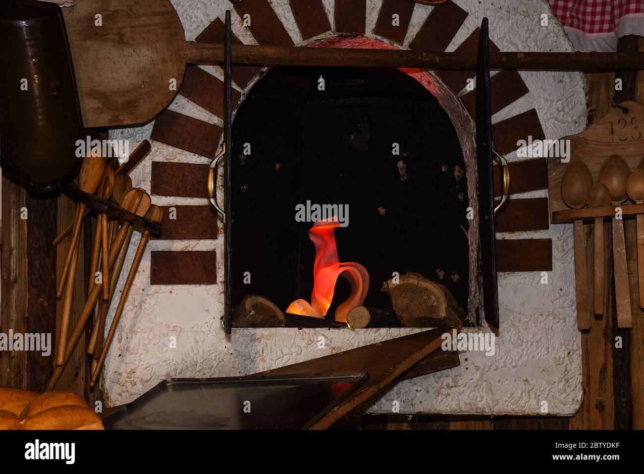 Fake chimney fire, artificial fire in the fireplace, modern Christmas ...