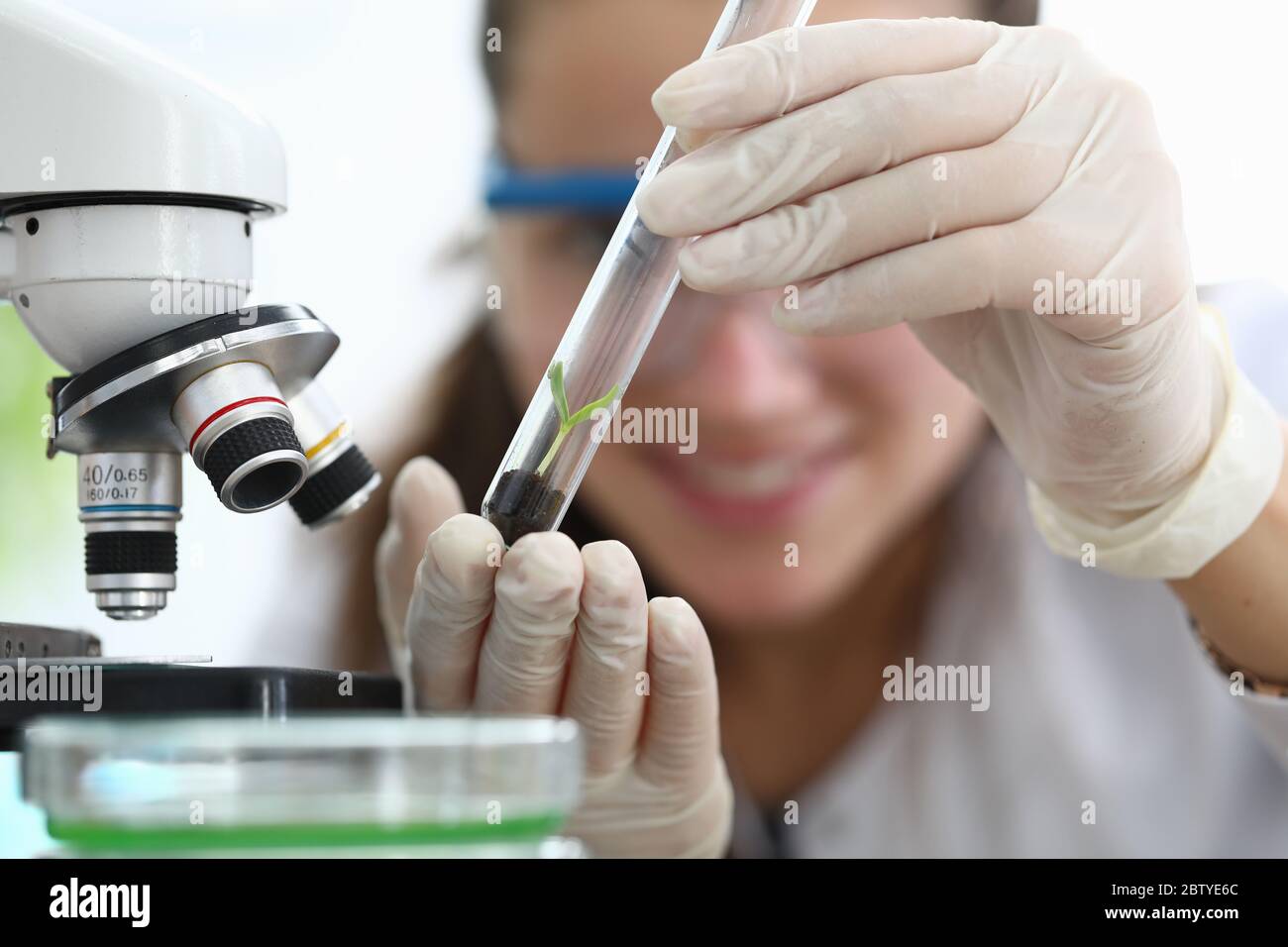 Microscope soil hi-res stock photography and images - Alamy