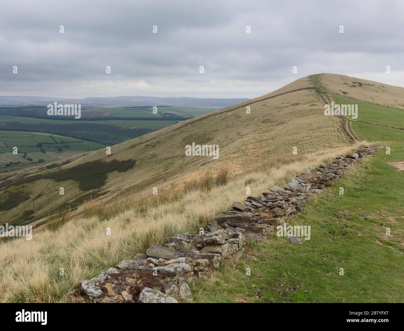 View from the Mam Tor Bridleway, Peak District National Park Stock ...