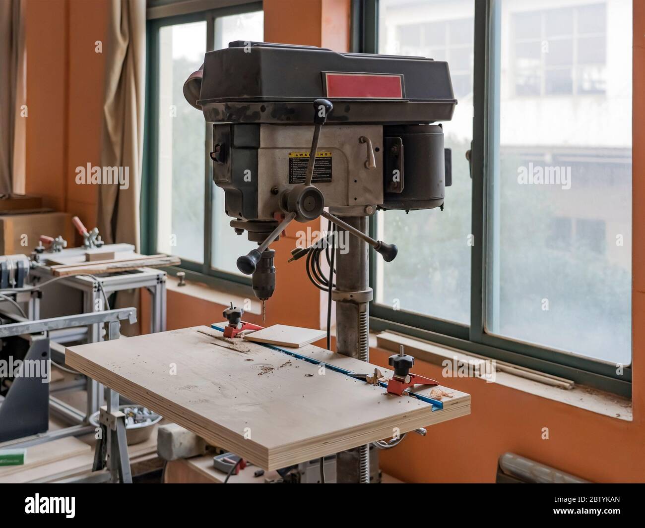 Drilling holes in wood hi-res stock photography and images - Alamy