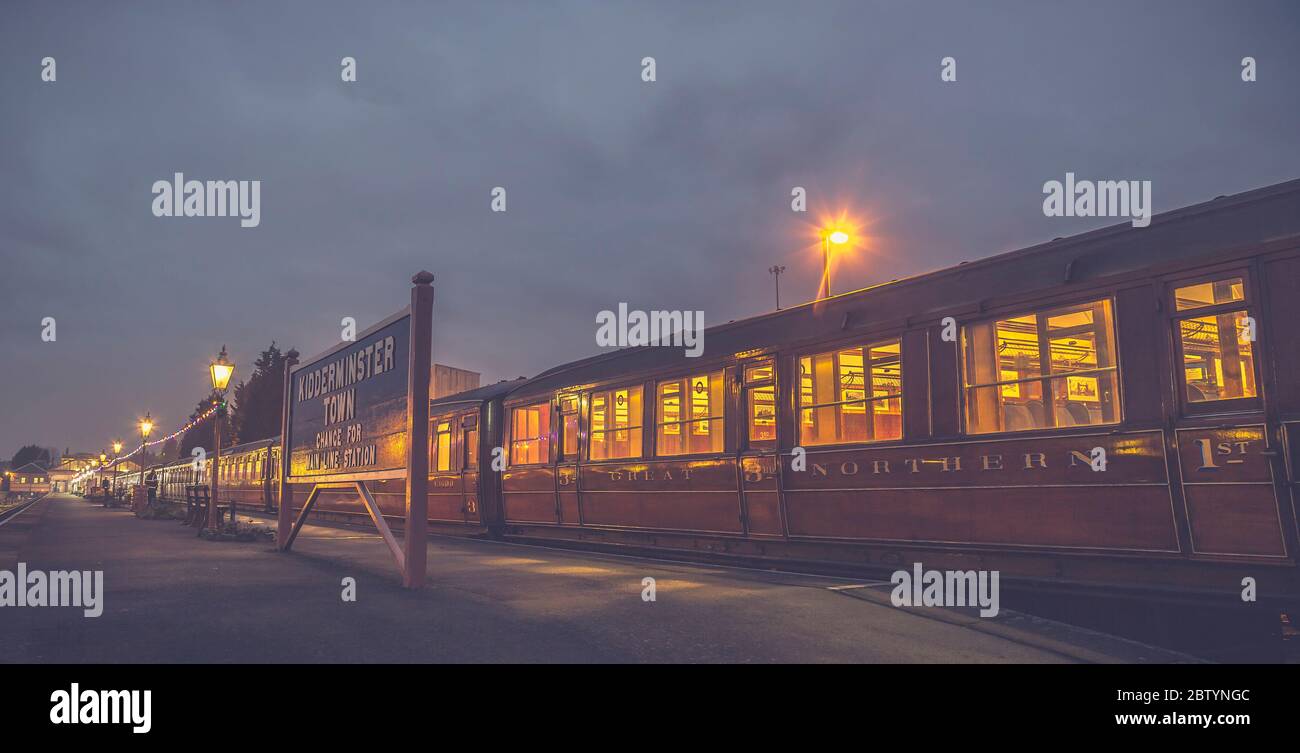 Atmospheric night view on platform of Kidderminster vintage train ...