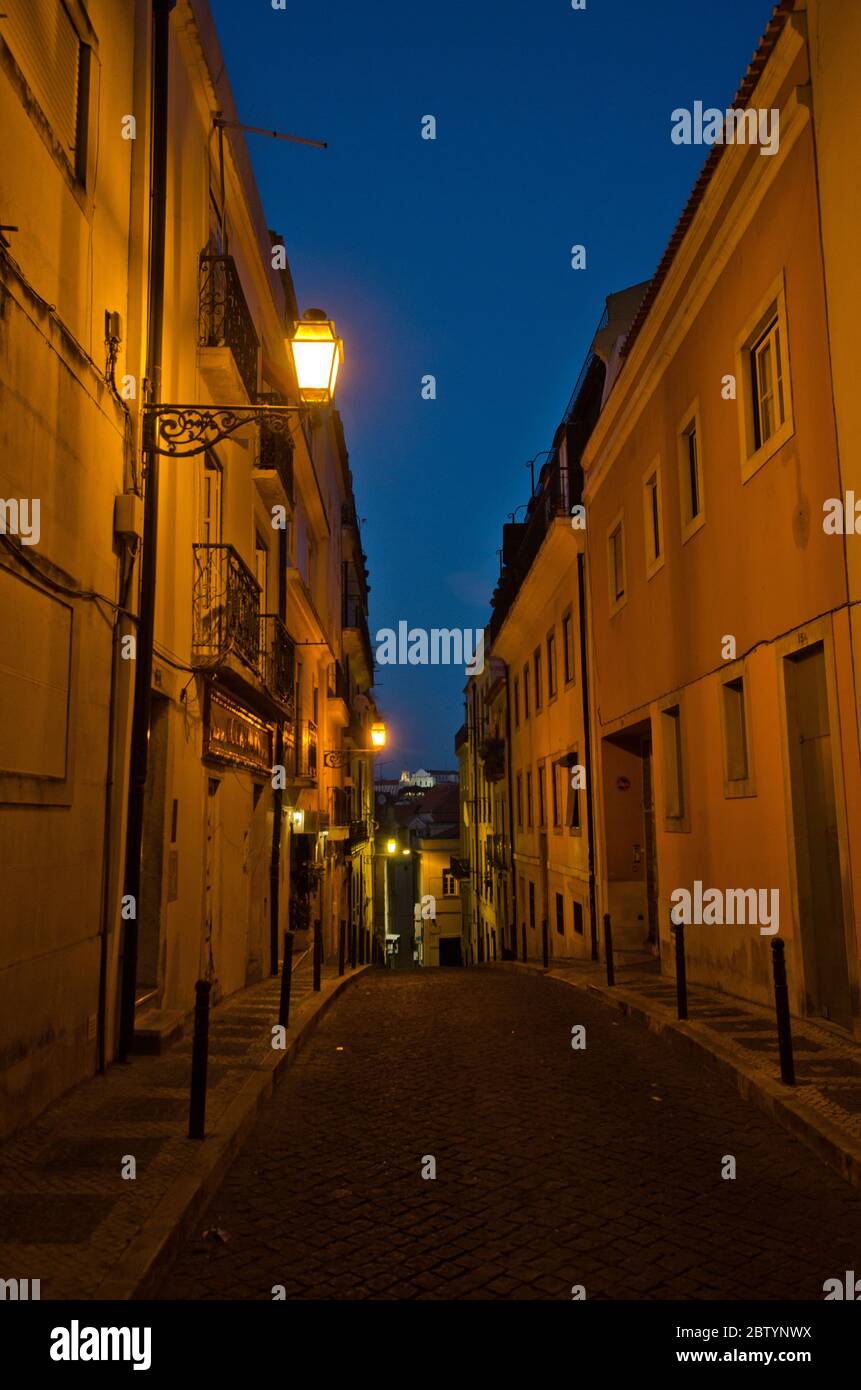 Castillo de belem hi-res stock photography and images - Alamy