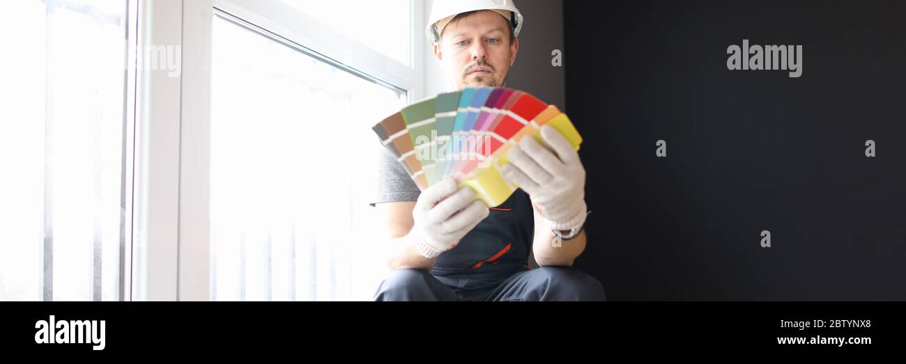 Concentrated professional foreman at work Stock Photo - Alamy