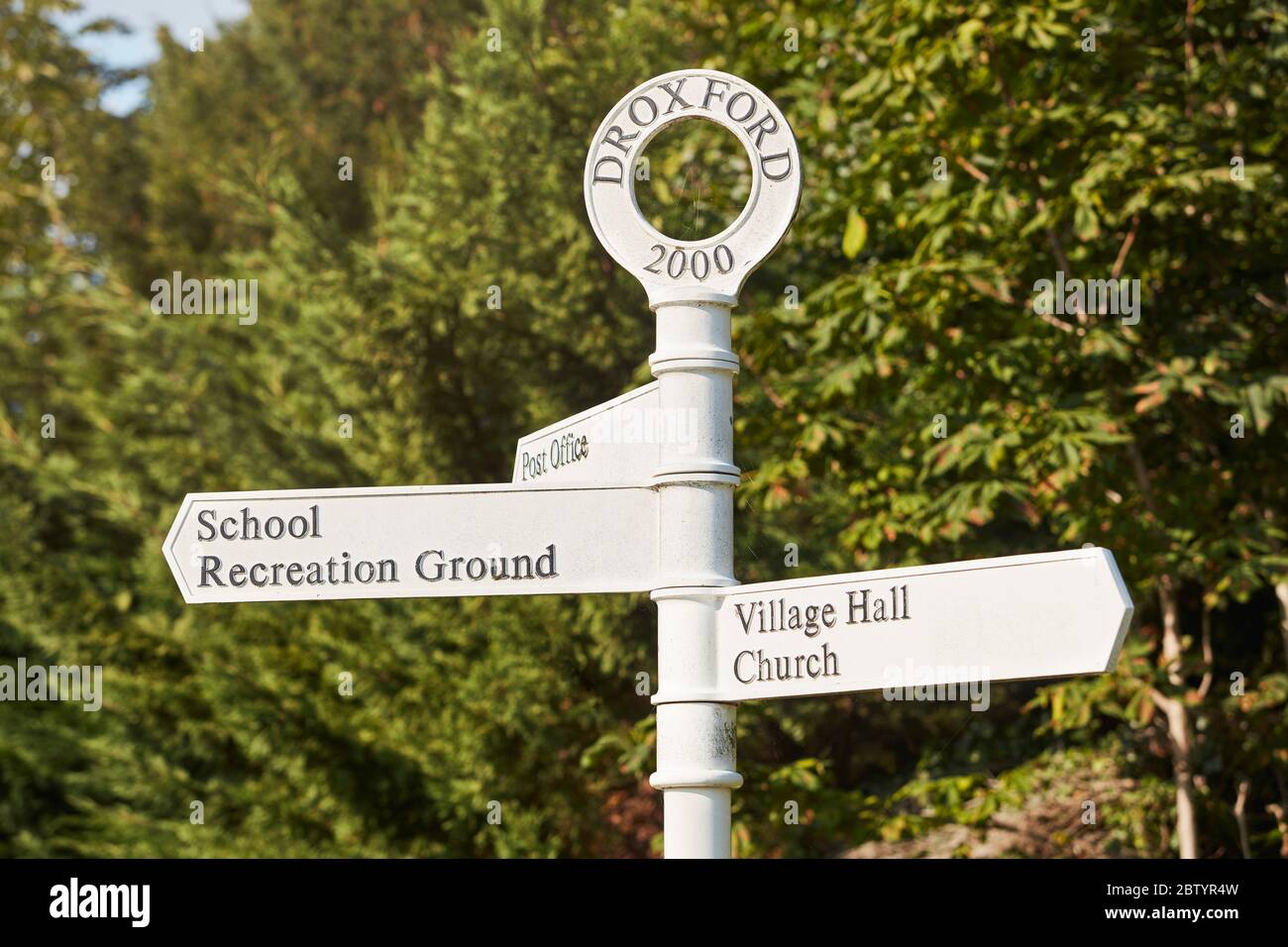 Traditional sign post in the village of Droxford, Meon Valley ...