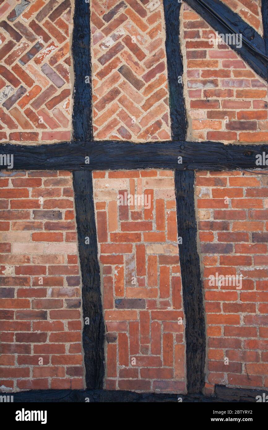 Old english brickwork hi-res stock photography and images - Alamy