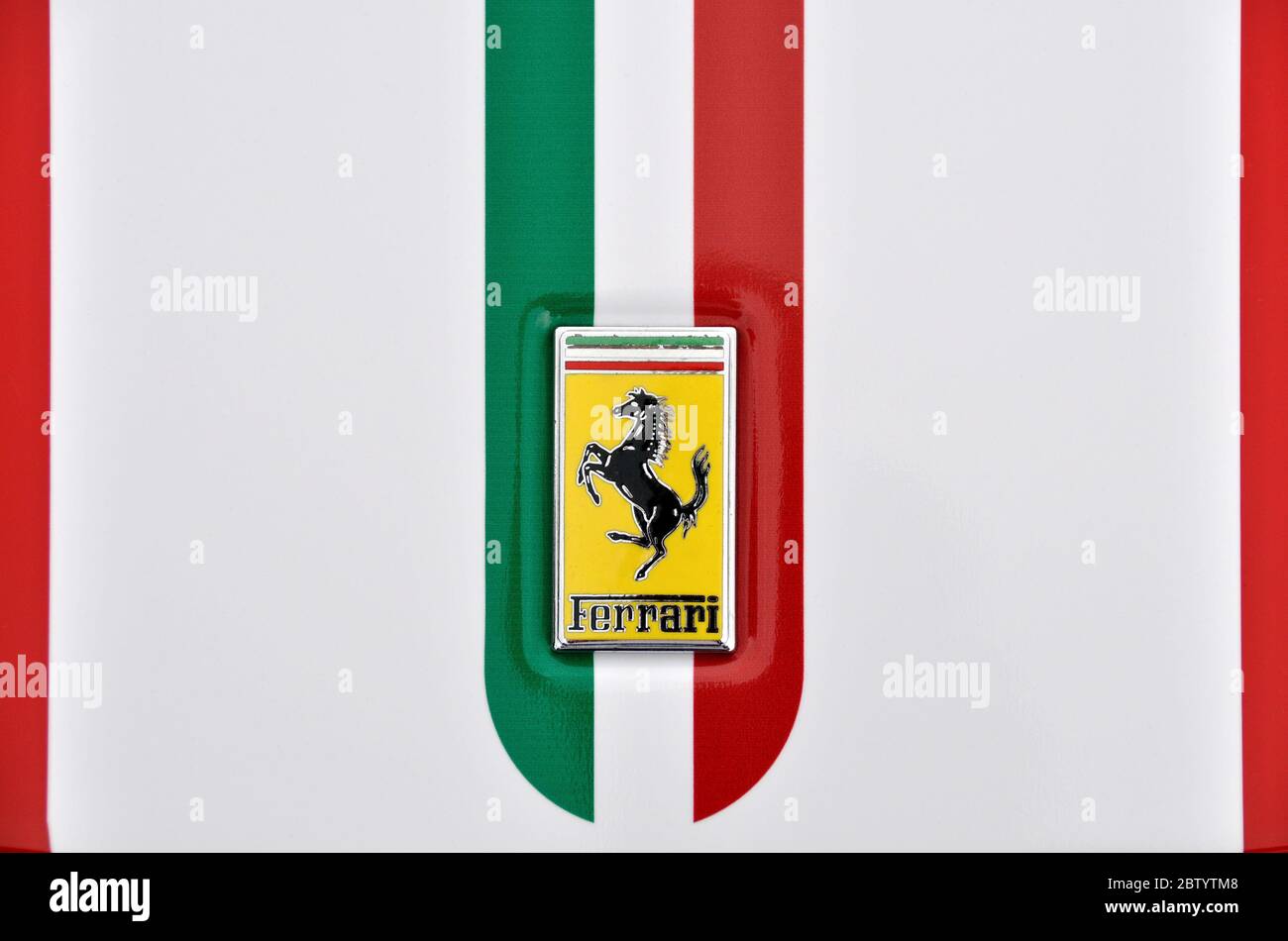 Ferrari logo on Ferrari 360 Challenge Stradale Stock Photo - Alamy