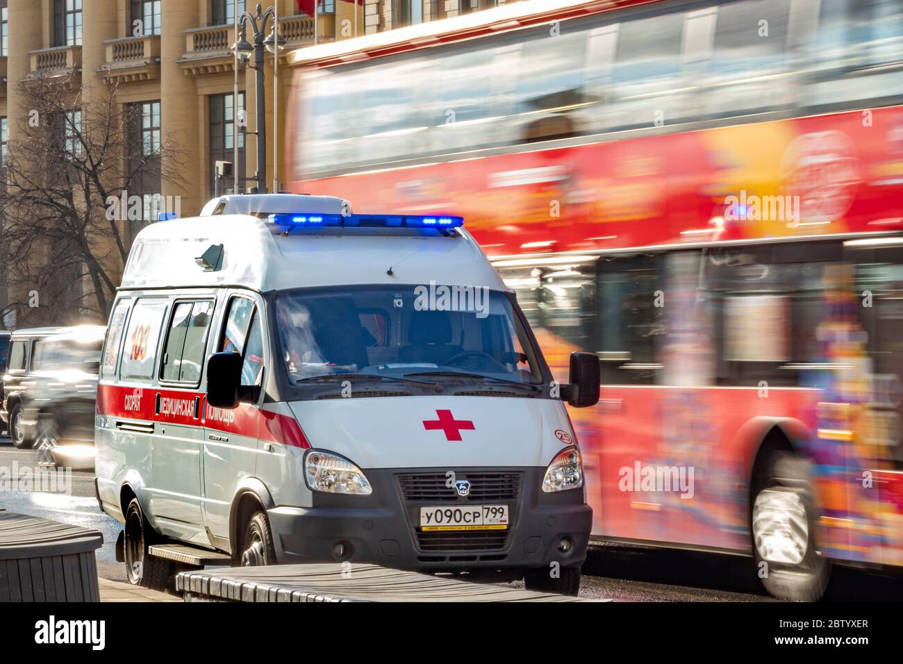 Russia, Moscow. An ambulance vehicle Stock Photo - Alamy
