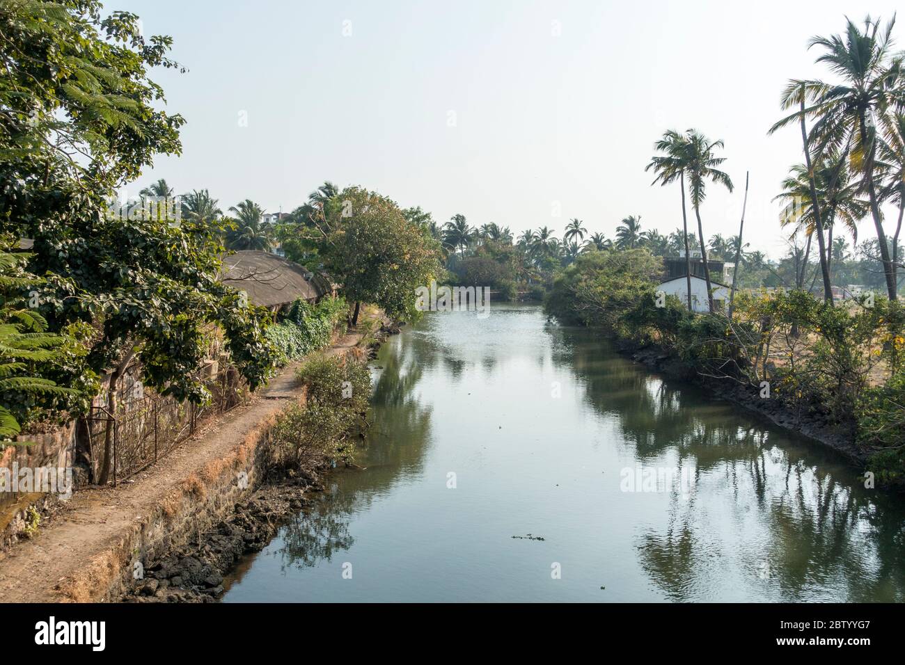 A walk through hotel Rio, along the Baga River to Mahindra Dorada Stock ...