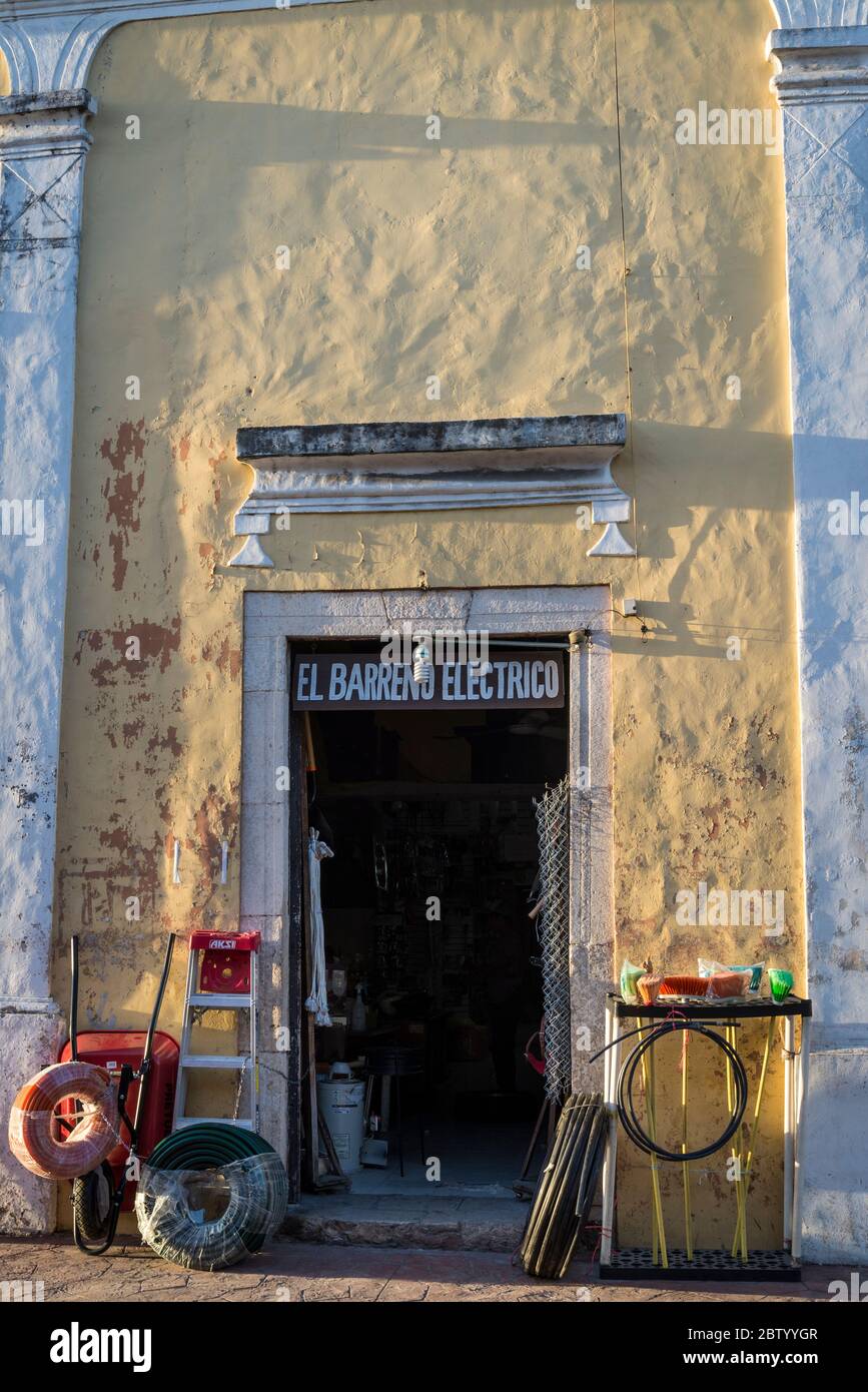 Front of a traditional hardware shop, Valladolid, Yucatan, Mexico Stock ...