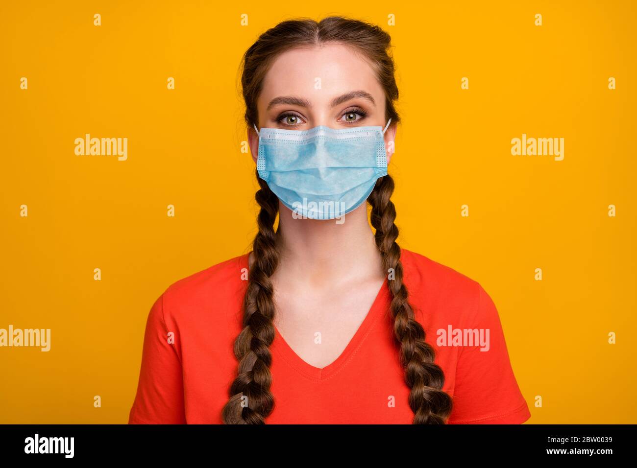 Close-up portrait of her she nice attractive pretty lovely healthy girl ...