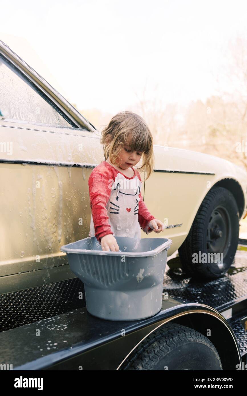 Kid car wash hi-res stock photography and images - Alamy