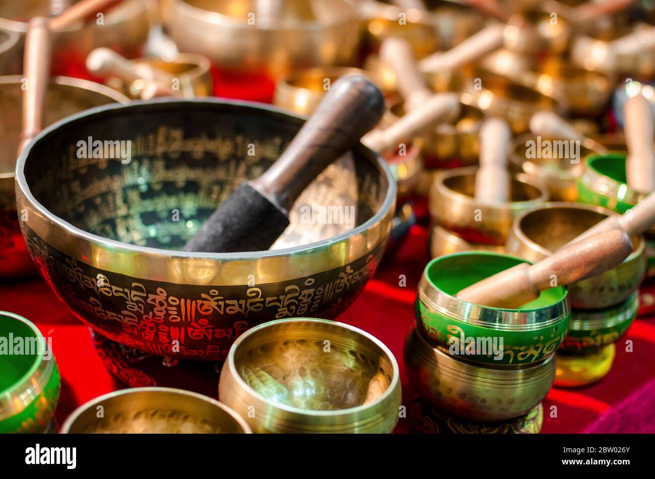 Tibetan singing bowls hi-res stock photography and images - Alamy