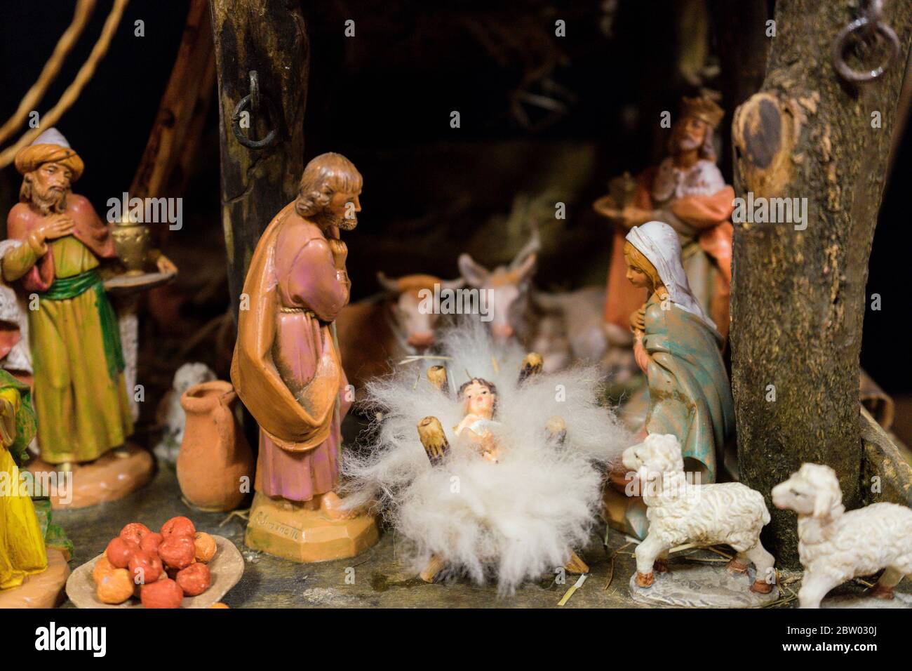 Statues of the nativity scene with baby Jesus Stock Photo - Alamy
